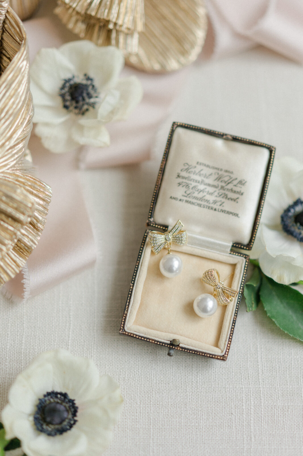 DIY Flatlay Styling Mat - Make an Affordable Rollable Mat! - Mary Ann ...