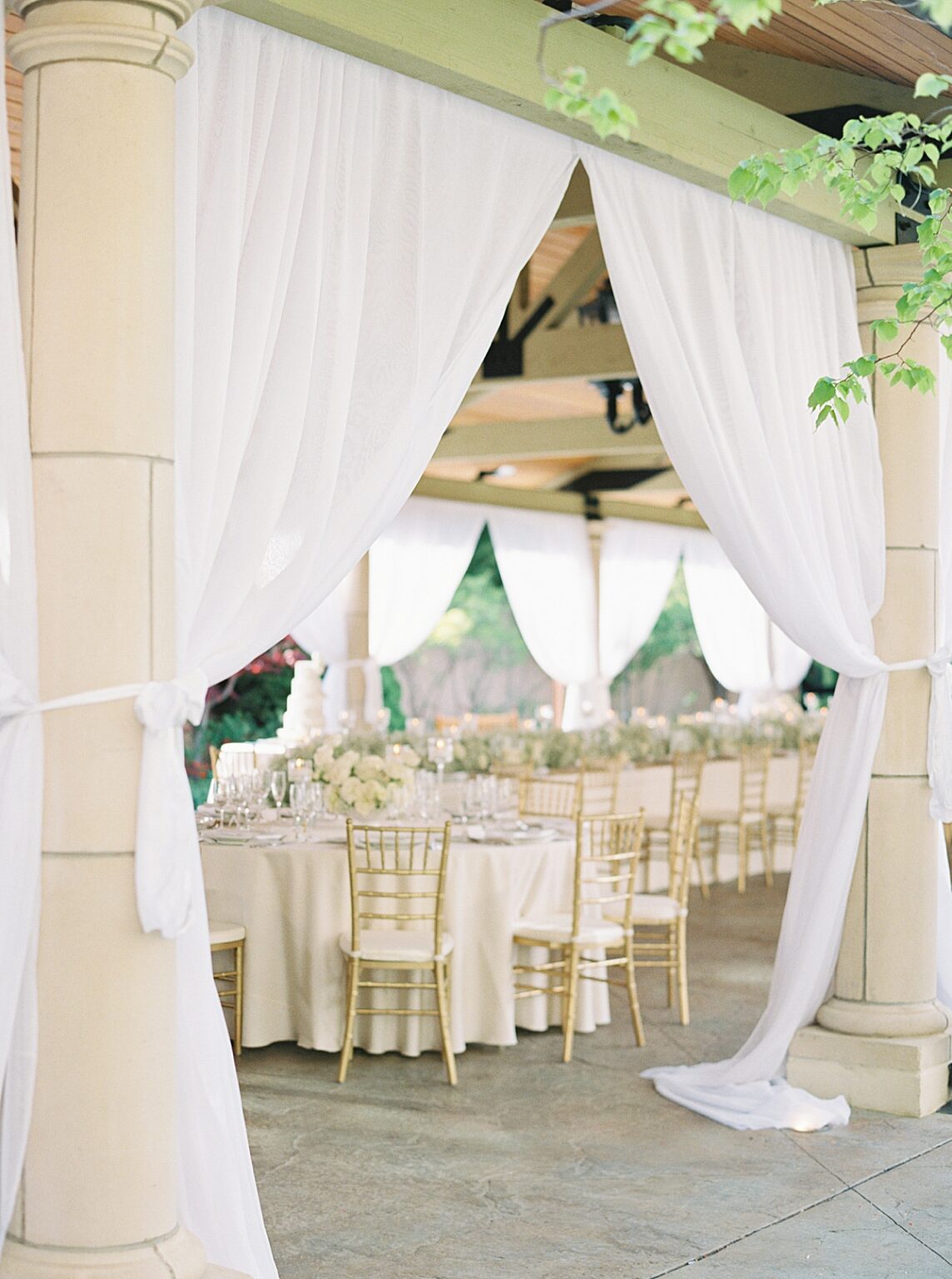 The Broadmoor Wedding at Pauline Chapel | Classic White Roses